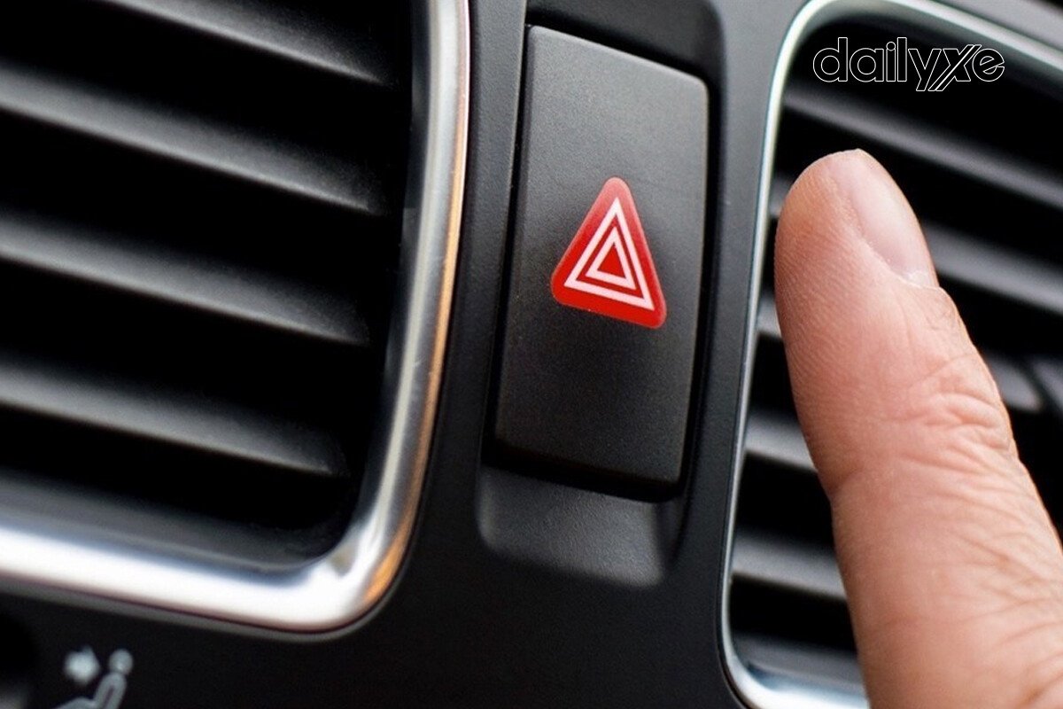 Cách bật đèn khẩn cấp ô tô? Bật đèn khẩn cấp ô tô khi nào?