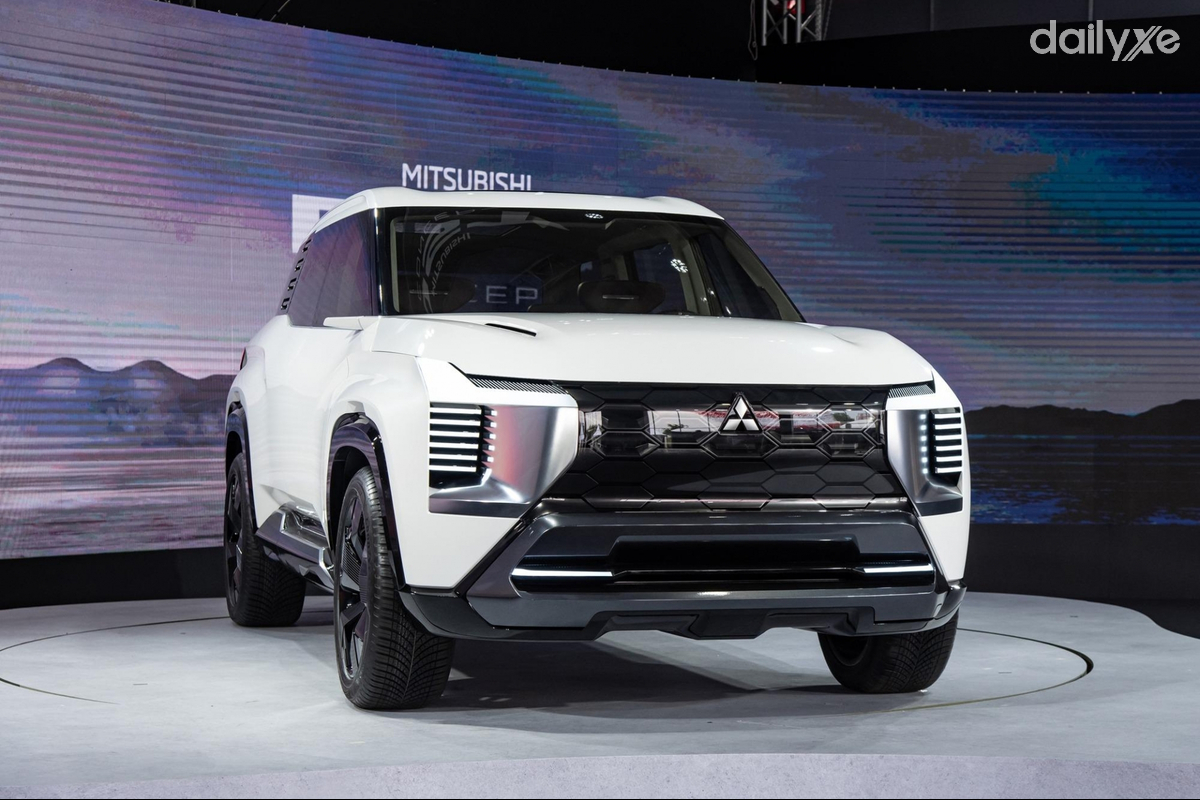 Mitsubishi Destinator rục rịch ra mắt cuối năm 2025, đại lý bắt đầu ...